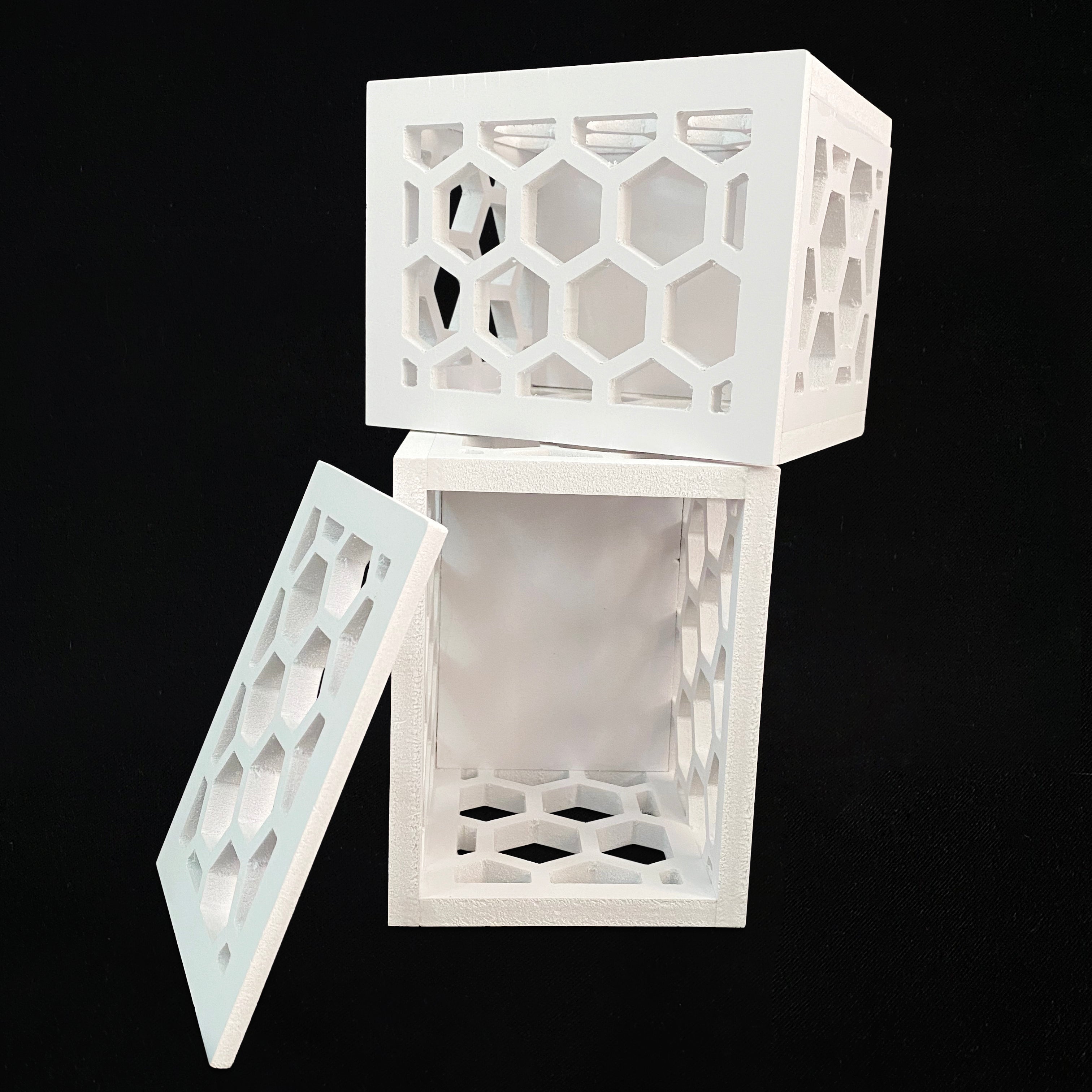 GIFT WRAPPING - HONEYCOMB BOX – Blossom Honey UAE